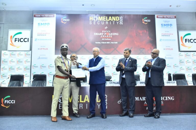 Police Inspector Vidyanand Pawar receives National FICCI Smart Policing ...